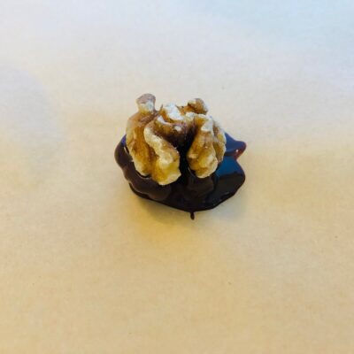 Chocolate Covered Walnuts (An Easy and Delicious Treat) - A Sweet ...