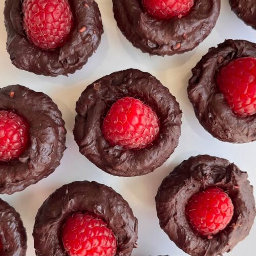 Easy No-Bake Bites With Raspberries and Chocolate - A Sweet Alternative